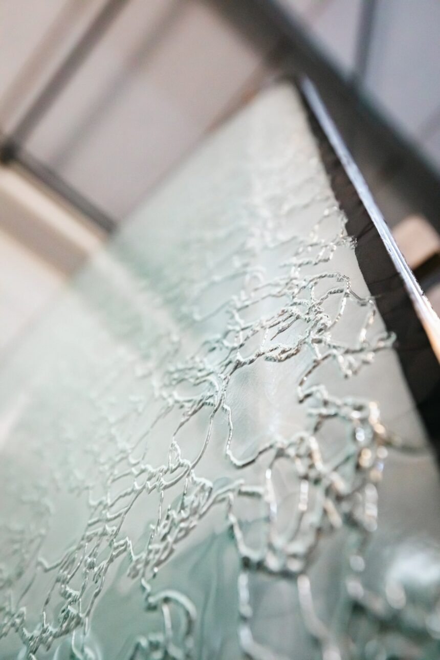 Verre sur mesure : découpe et pose en Gironde