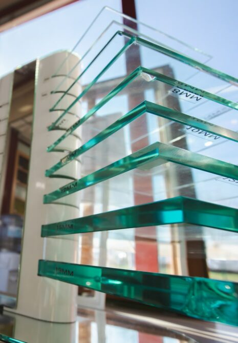 Verre sur mesure : découpe et pose en Gironde